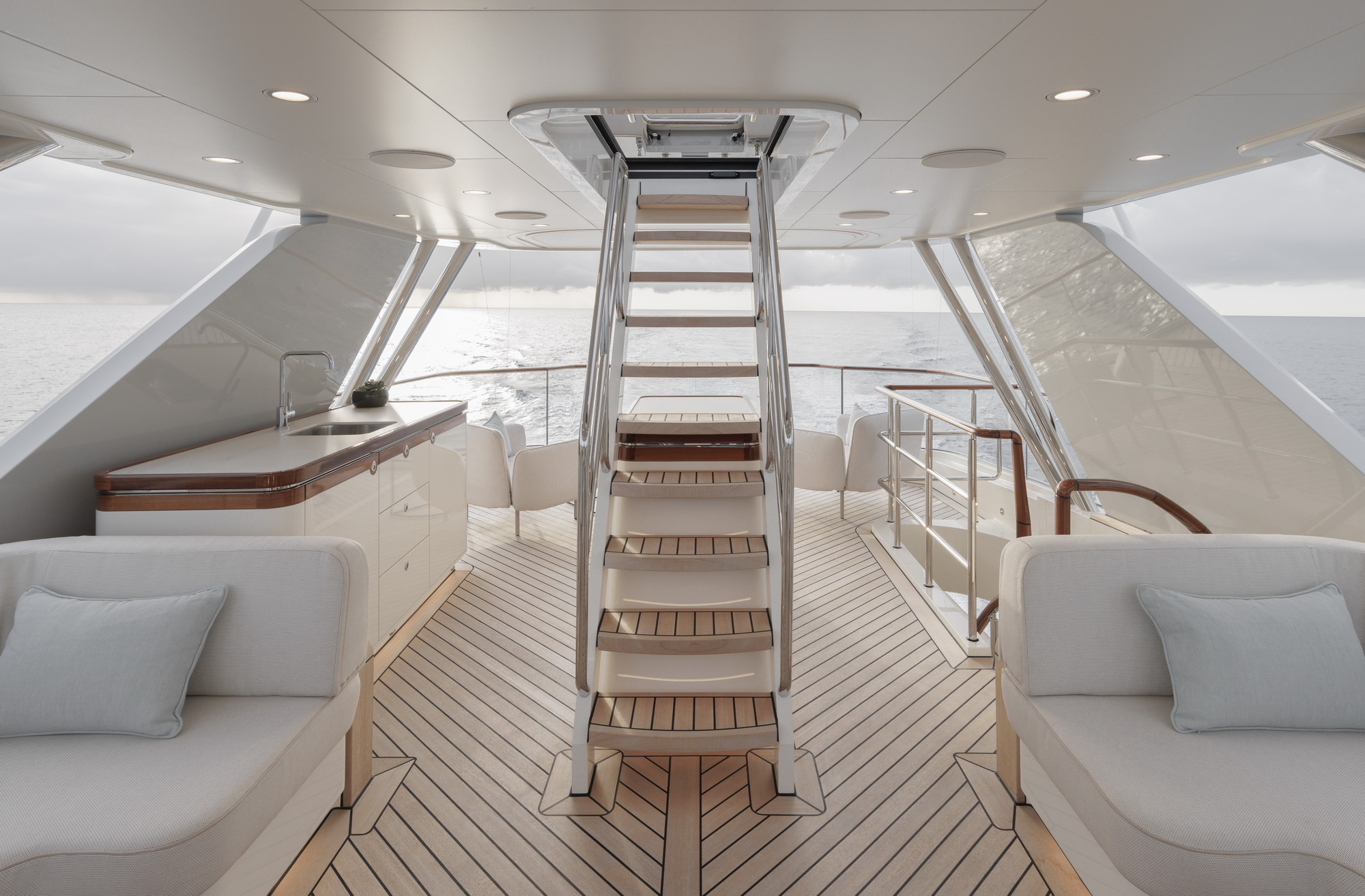 Yacht SPECIAL ONE, Royal Huisman | CHARTERWORLD Luxury Superyacht Charters